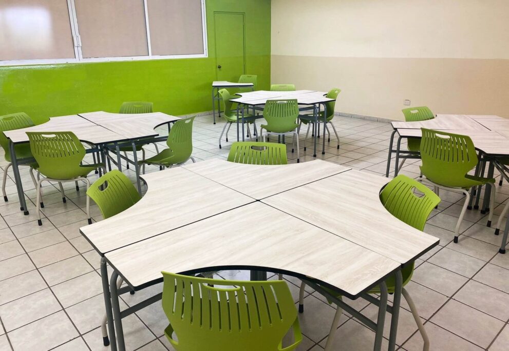 Muebles para escuelas, mesas, sillas escolares, pupitres y más.
